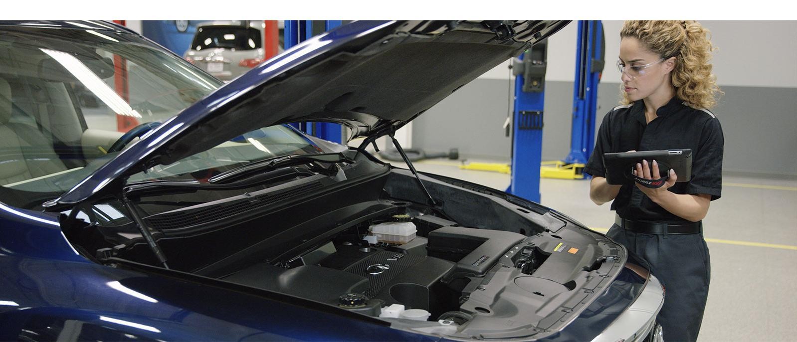 INFINITI Check Engine Light On? | Common Symptoms & What to Do Next